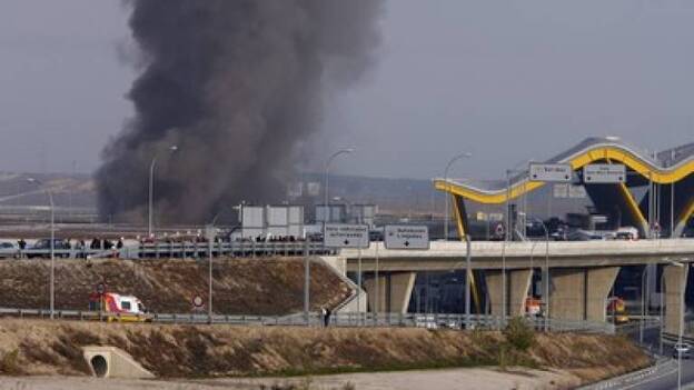 Explota un coche-bomba de ETA en la T-4 del aeropuerto de Barajas ...