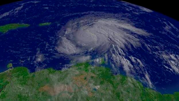 El huracán Dean avanza implacable | Canarias7